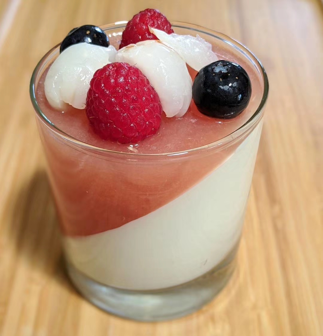Fruity Panna Cotta – Life Sparkles